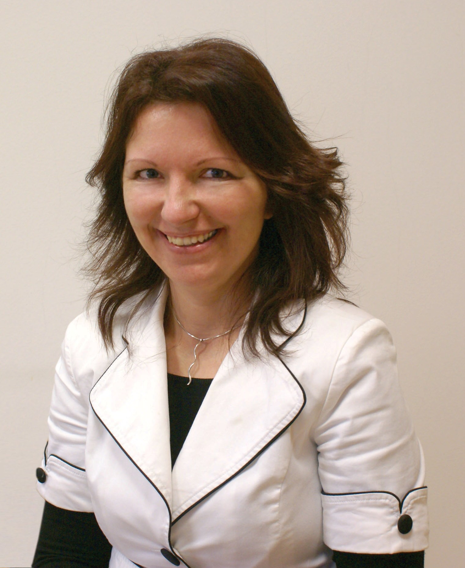 Portret_Ravnikar_Majda-1A – Ustanova Petra Pavla Glavarja